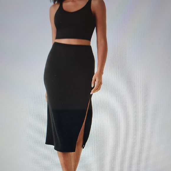 HALARA | Skirts | Xlarge Halara Ribbed Split Crossover Bodycon Midi ...